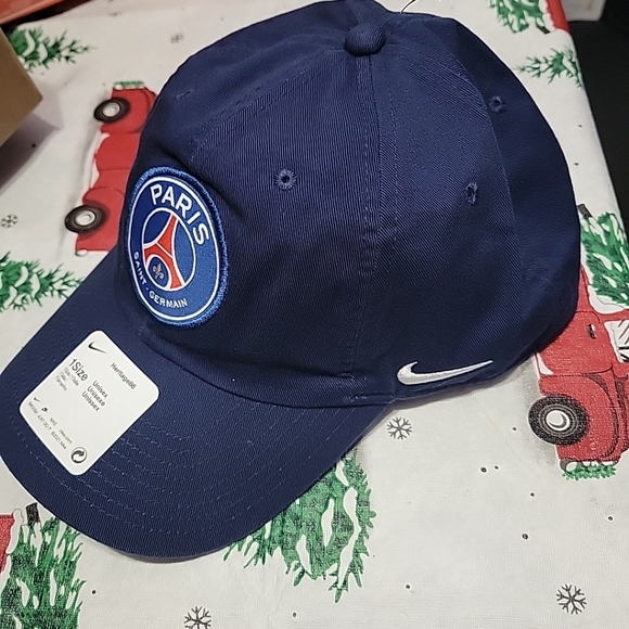 Nike | Accessories | Paris Saint Germain Football Club Logo Dark Navy ...